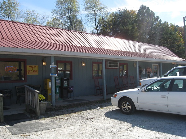 Oinkers, Clayton GA – Marie, Let's Eat!