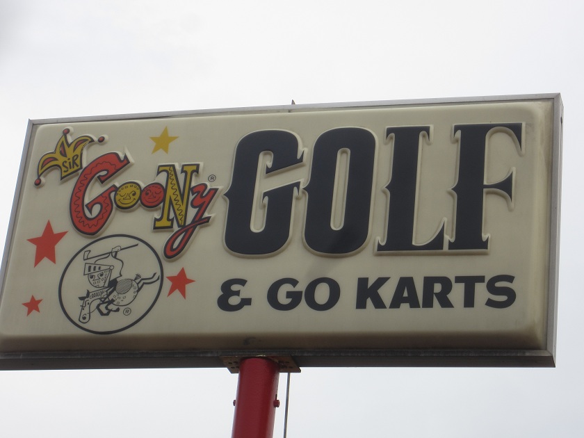 Photo Post 12: Sir Goony’s in Chattanooga – Marie, Let's Eat!